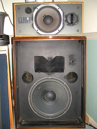 JBL L-200